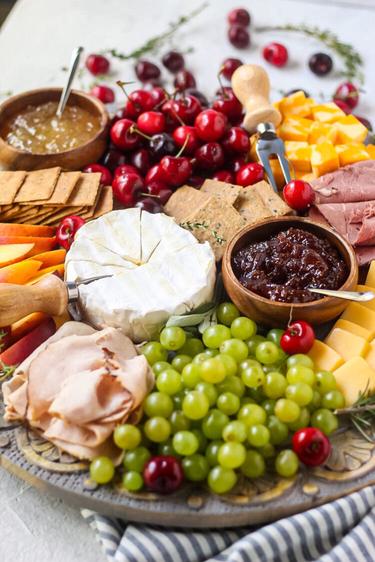 How to Create the Perfect Summer Charcuterie Board - Pink Owl Kitchen